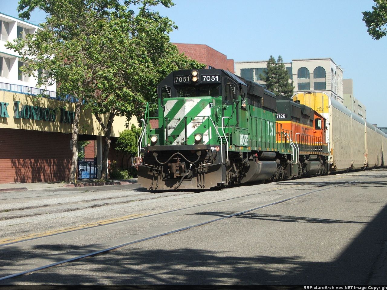 BNSF 7051